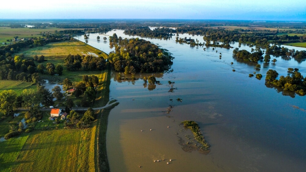 Ce sa faci in caz de inundatie? Masuri esentiale in contextul inundatiilor in Romania - Asirom